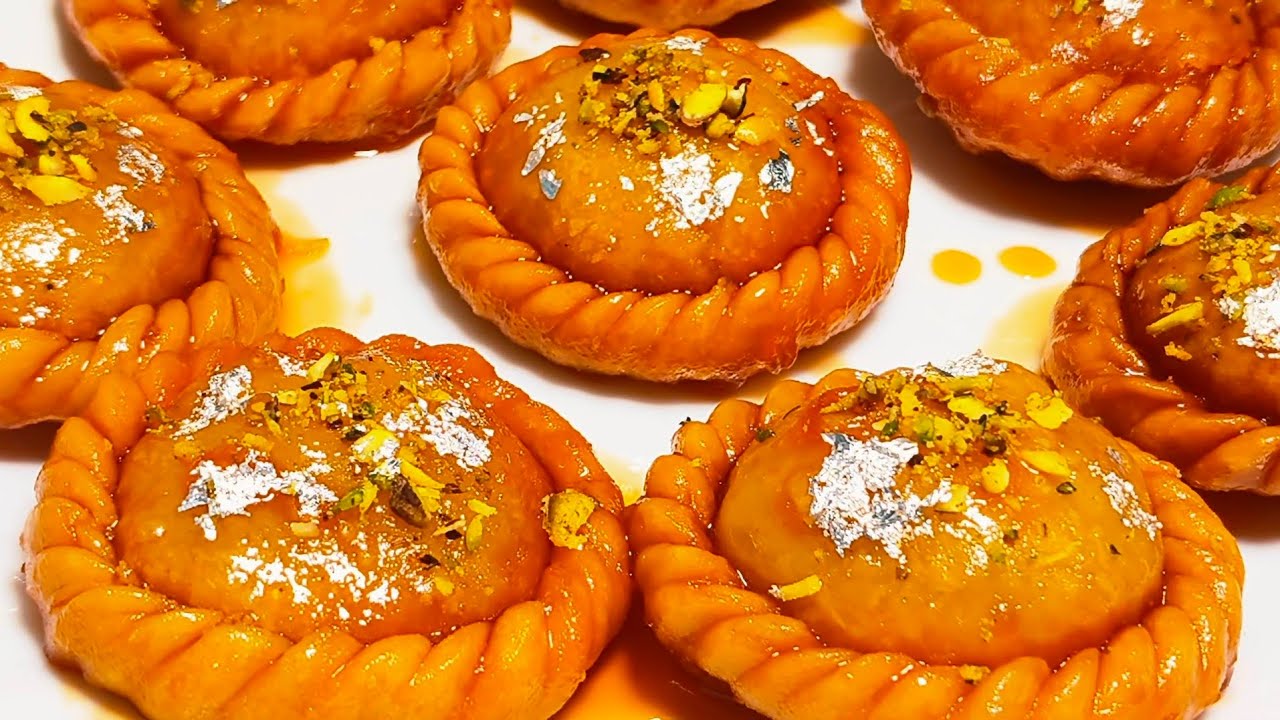 Chandrakala Sweet Recipe | Diwali Special Sweet Chandrakala Recipe ...