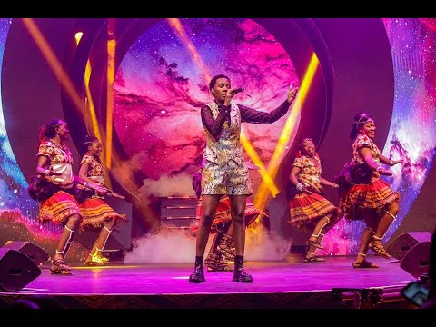 #cbsfmkati |Azawi performing live at her concert at Seena Hotel # ...