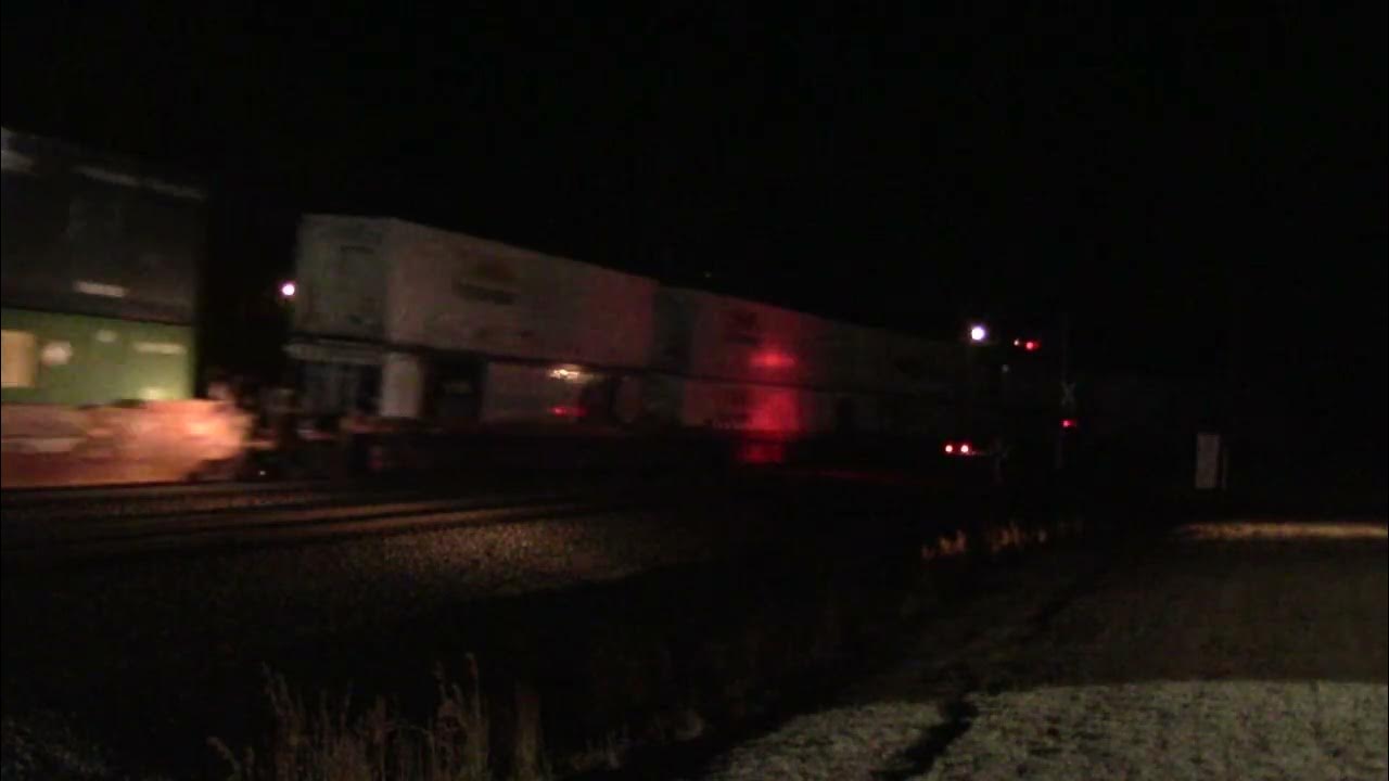 NS 4000 leads NS 29F through Lindale, GA! - YouTube