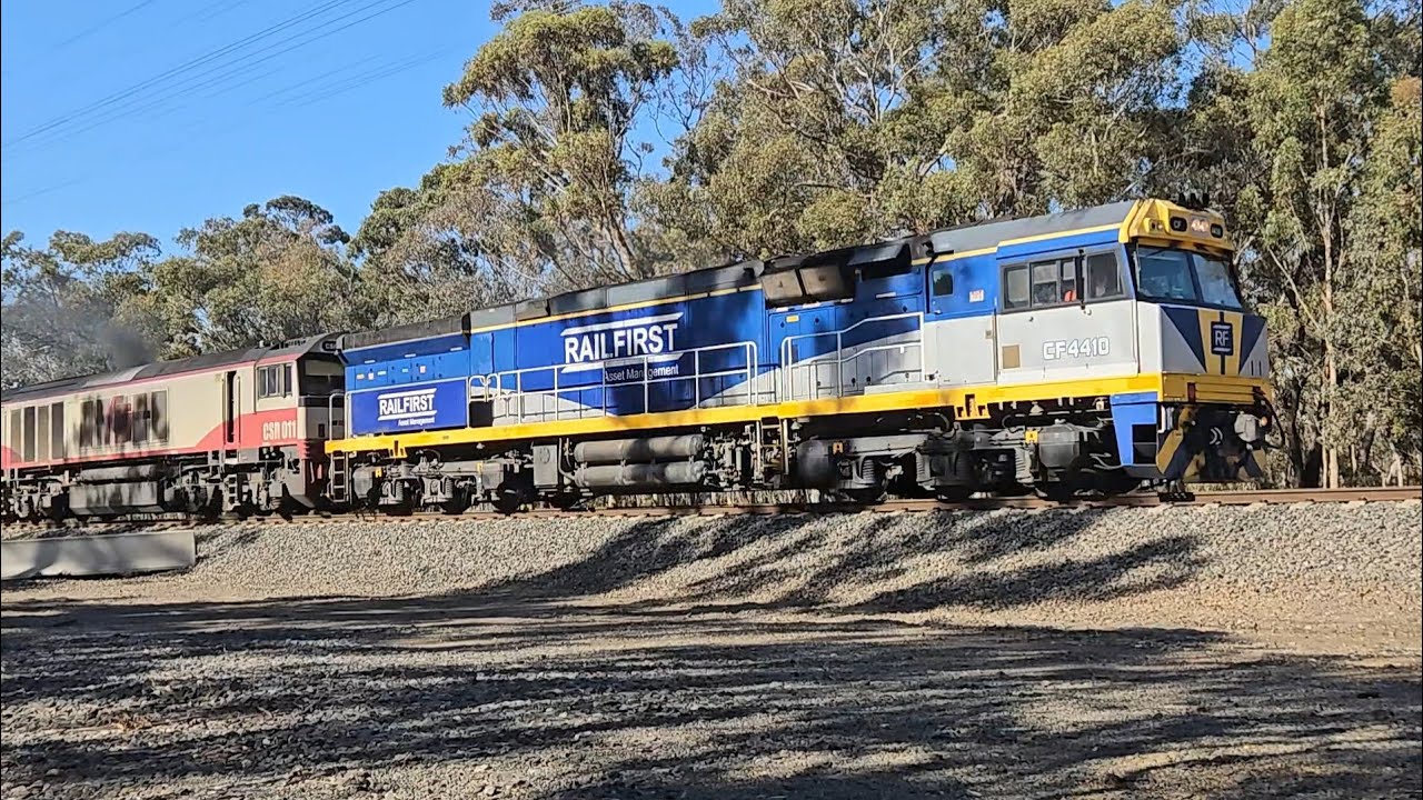 3AM9 SCT Freighter (CF4410, CSR011), Penfield to Laverton, 1735, 10/12 ...