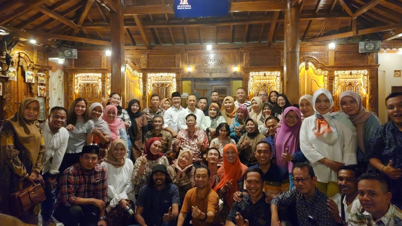 Halbil alumni SMA 21 Surabaya || Lintas angkatan || *scene di durasi akhirnya gak enak. - YouTube