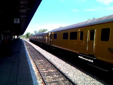 31602 Works a Network Rail test train past Leamington Spa - YouTube