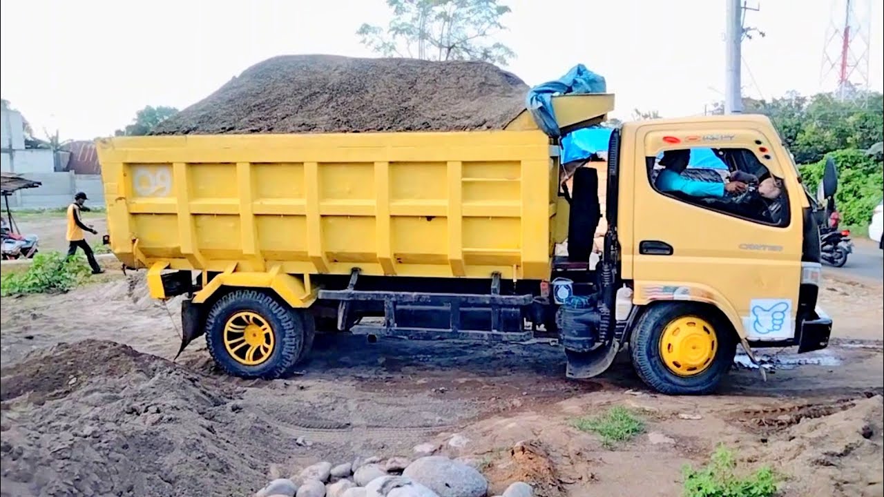 Dump Truk//Mobil Truk Pasir Bak Besar Jomplang Muatan Pasir Super Full ...