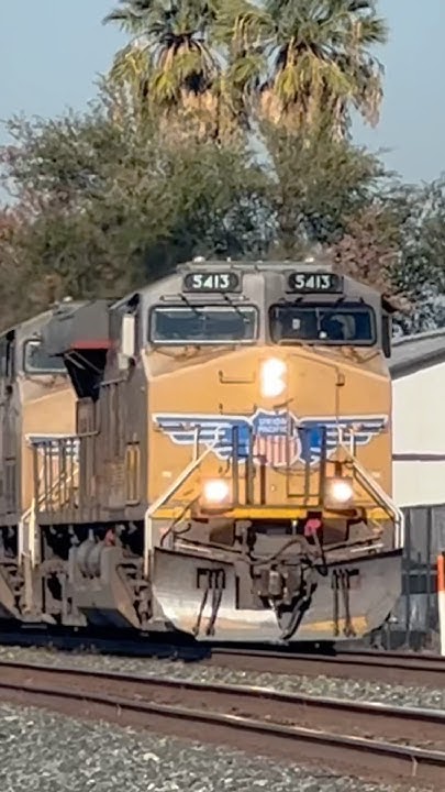 UP 5413 rumbles thru - YouTube