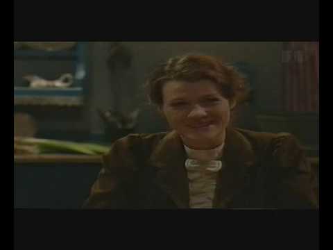 Louise Fribo i "Hallo, det er jul!" - YouTube