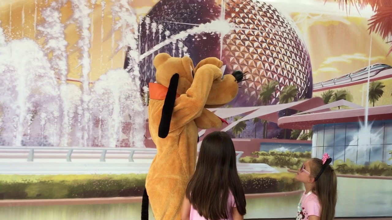 Meeting Pluto in EPCOT - YouTube
