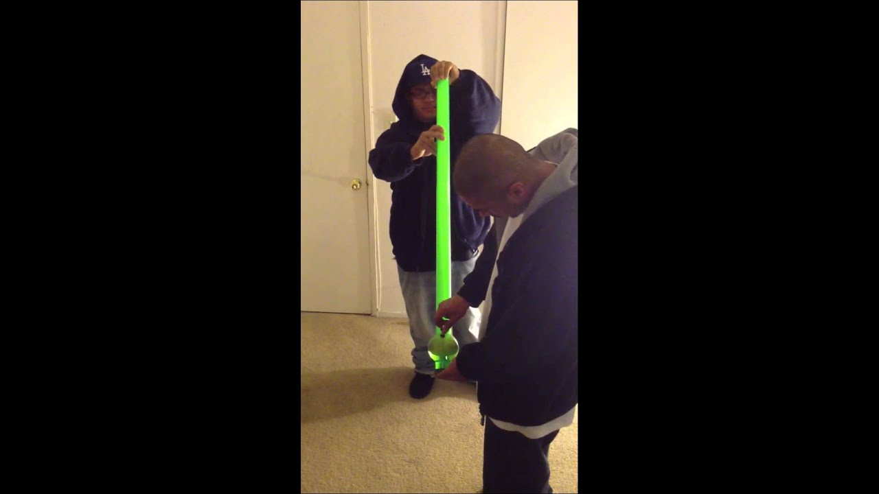 How to smoke out of 4 foot bong ft. Bust n MALOOO - YouTube