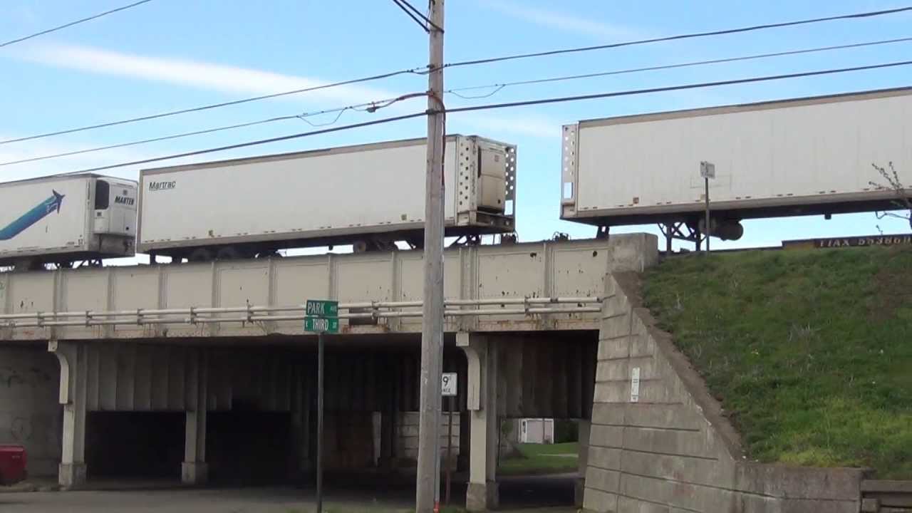 Fast CSX UPS Train - YouTube