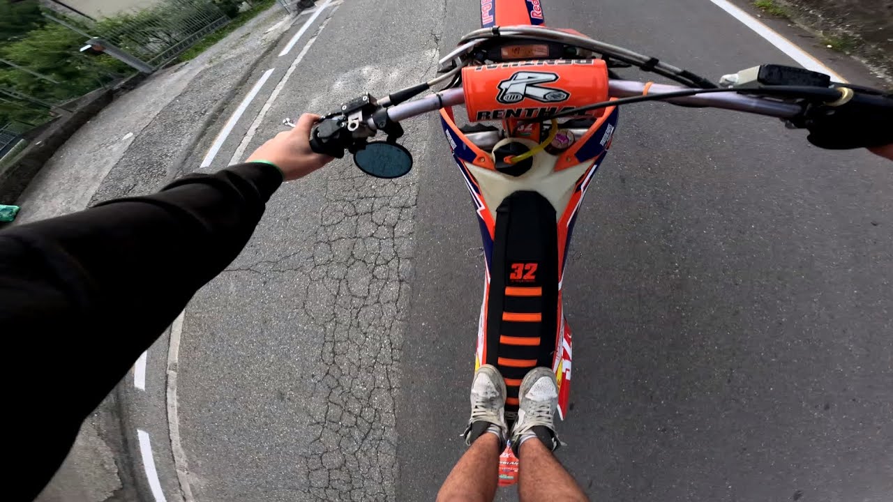 KTM EXC 125 - wheelies, jump, full gas - YouTube
