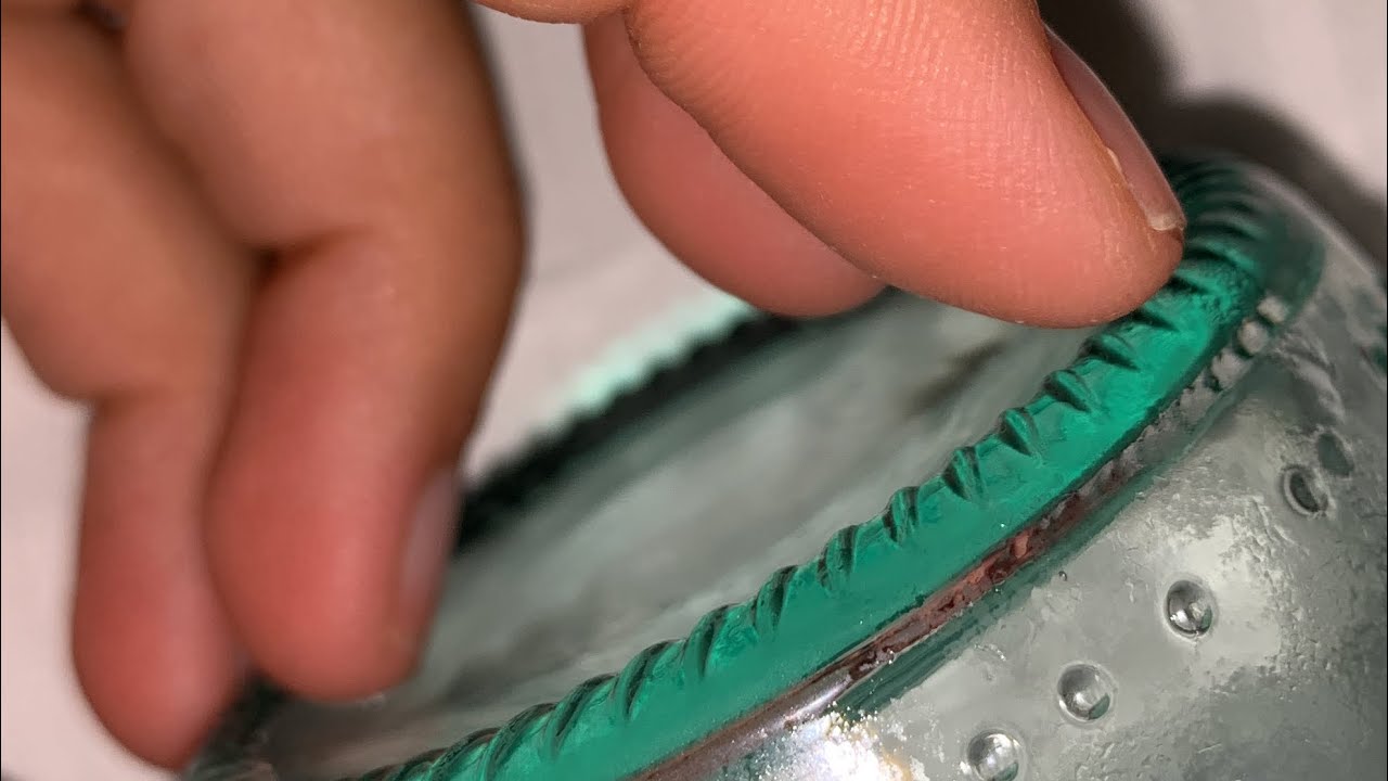 ASMR pt.8: glass tapping, paper scratching/tracing, air tracing, build up scratching w/ camera ...
