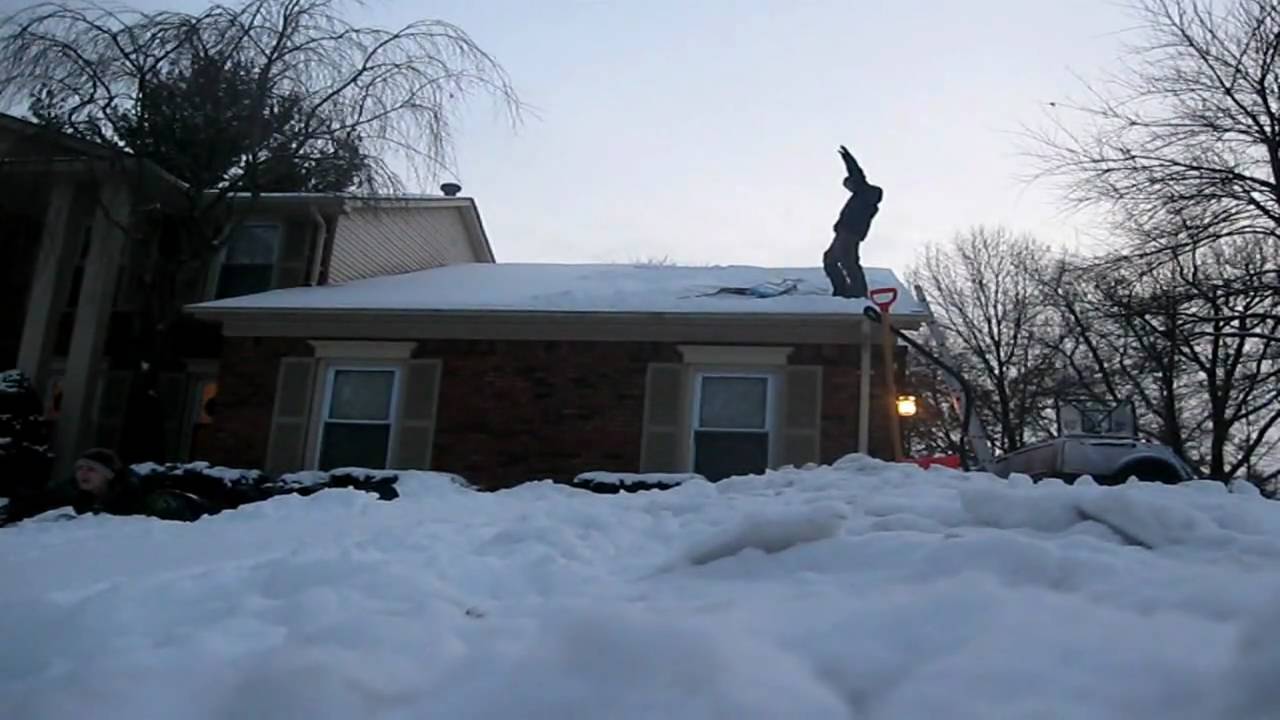 Solid Pro :: Snowboarding off a Roof - YouTube