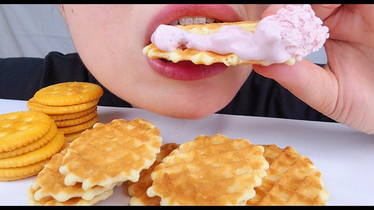 new ruby asmr Crispy sweet snacks and soft, cold ice cream (eating show ...