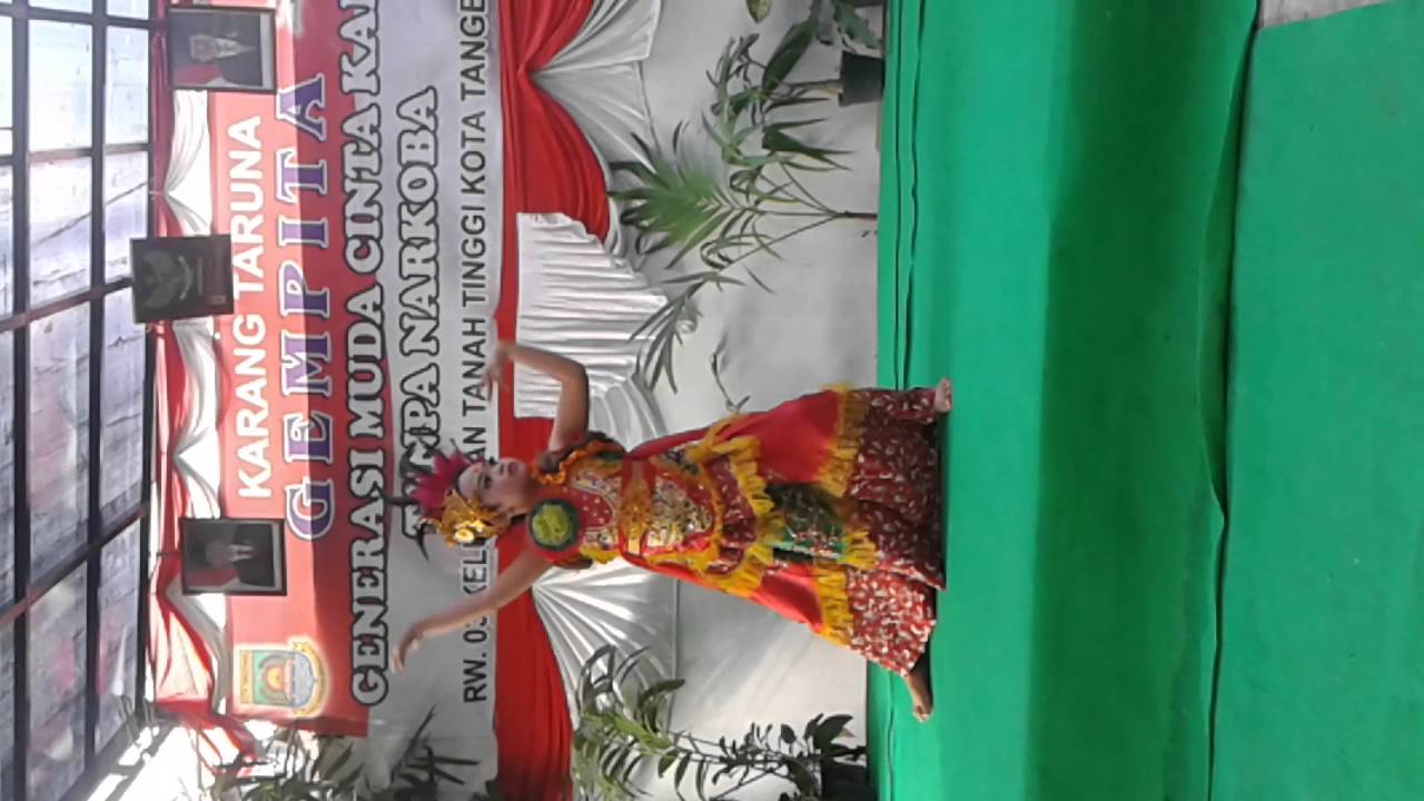 TARI LENGGANG CISADANE-NADIA SALSABILA - YouTube