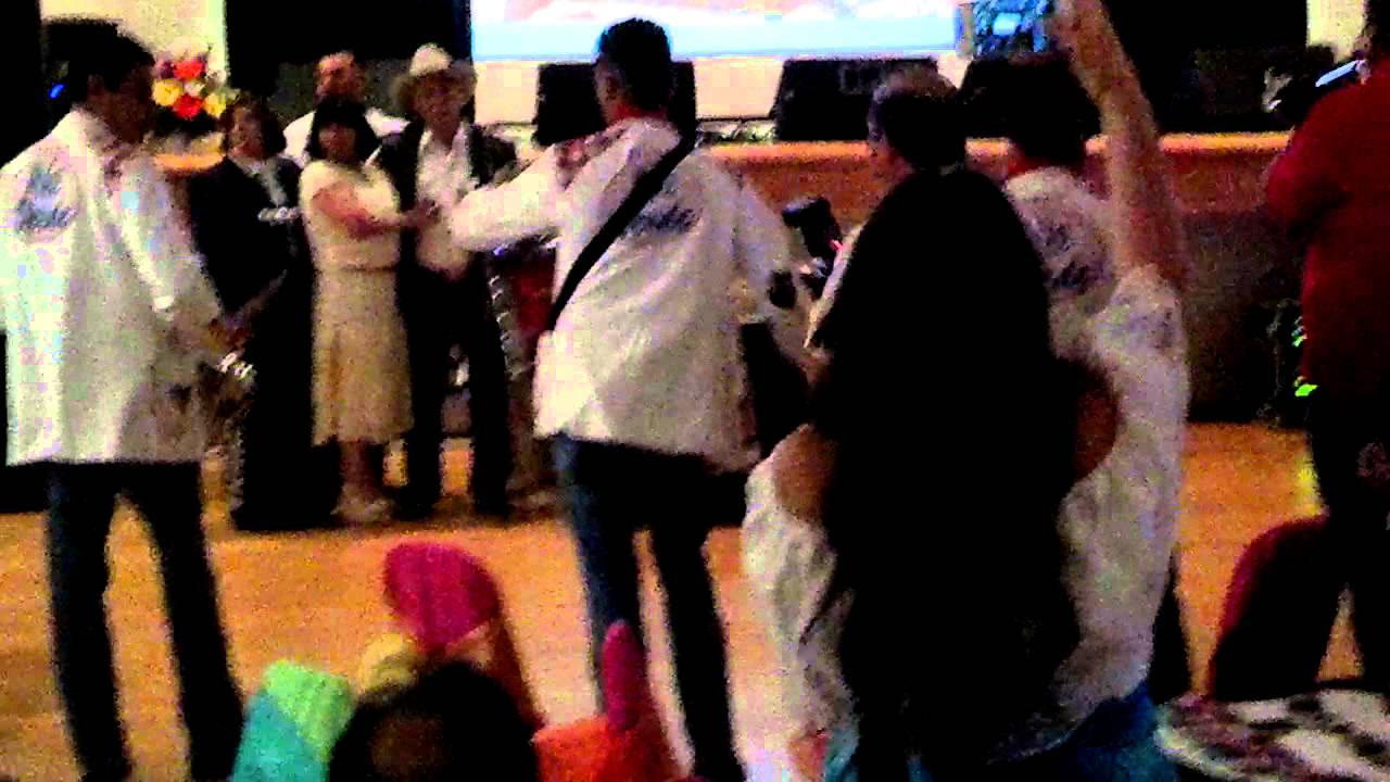 Banda Rio Verde Sorpresa de mi Tio en sus 70 años - YouTube