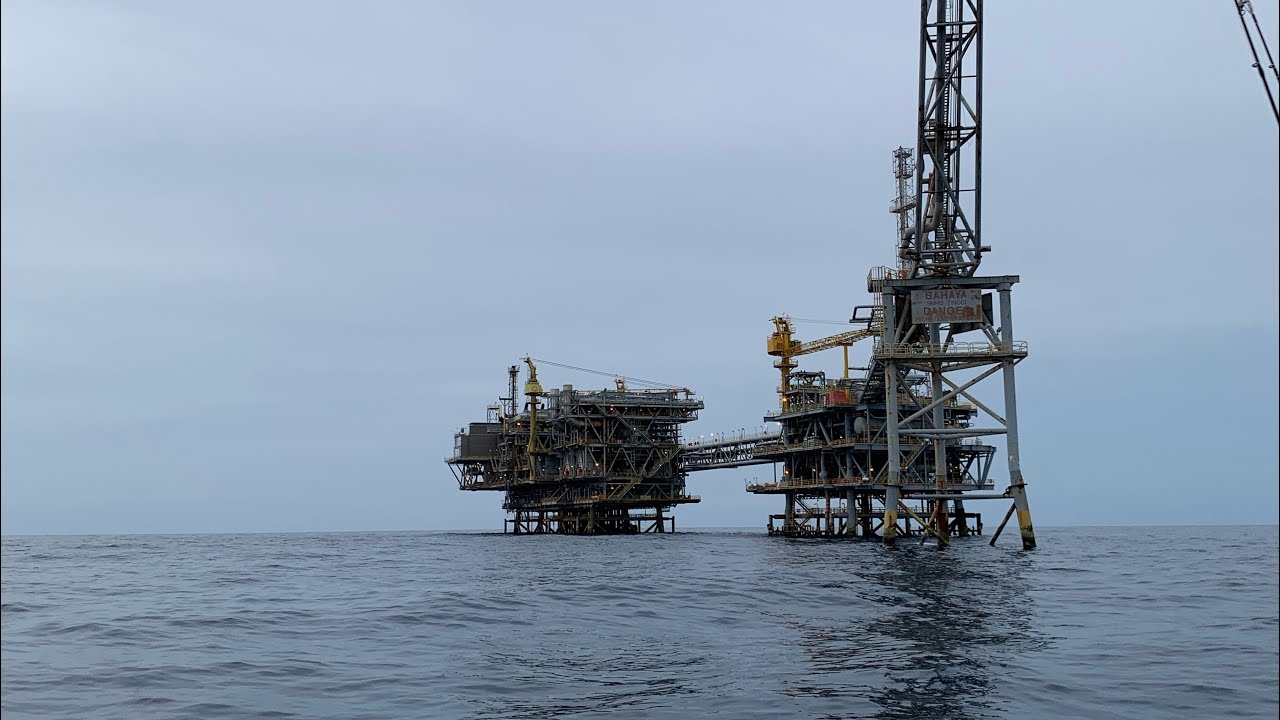 Pengalaman Memancing Di Oil Rig | Lawit | Bot TTS - YouTube