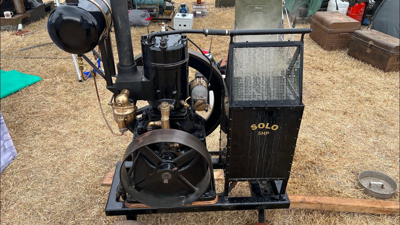Solo 5hp stationary engine ‘screen cooling’ approach - YouTube