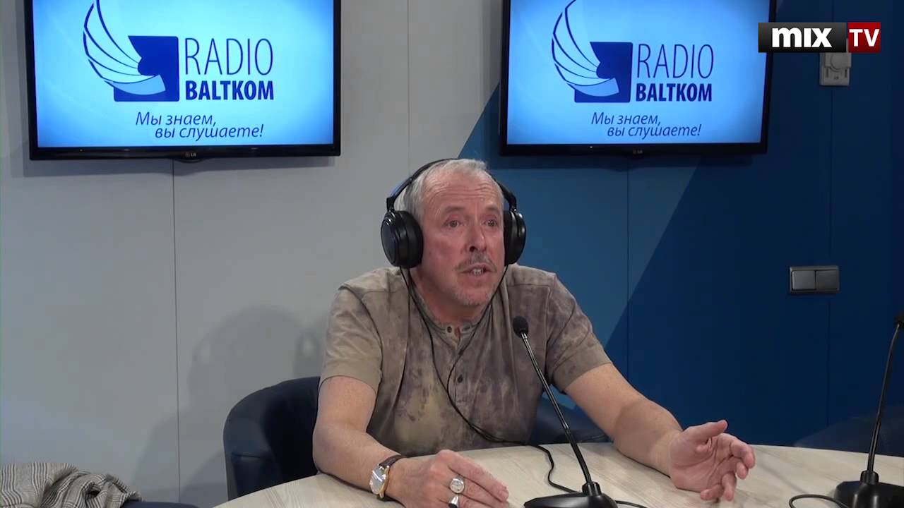 Лидер группы "Машина времени" Андрей Макаревич на радио Baltkom - YouTube