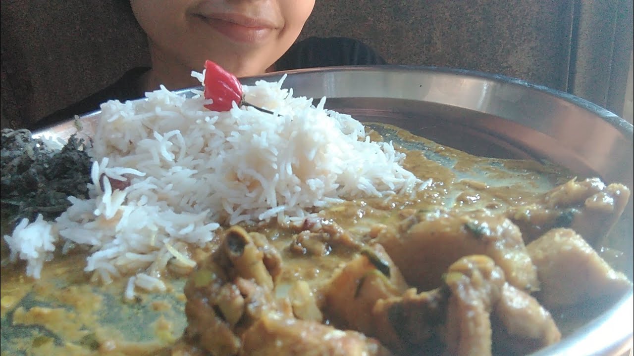 Eating chicken curry with rice 🍚 - YouTube