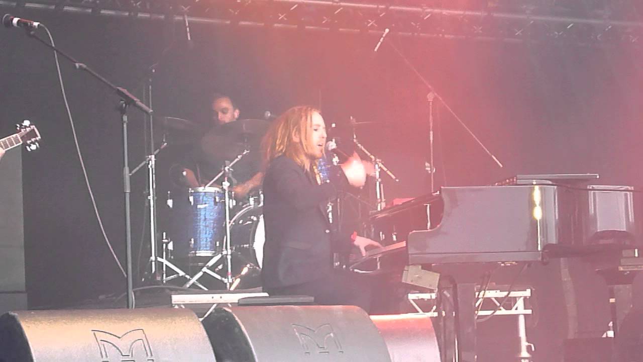 Brothers BFF @ Guilfest 2012: Tim Minchin Live - YouTube