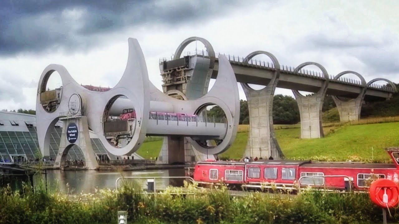 Falkirk Wheel Timelapse - Rotating Boat Lift - YouTube