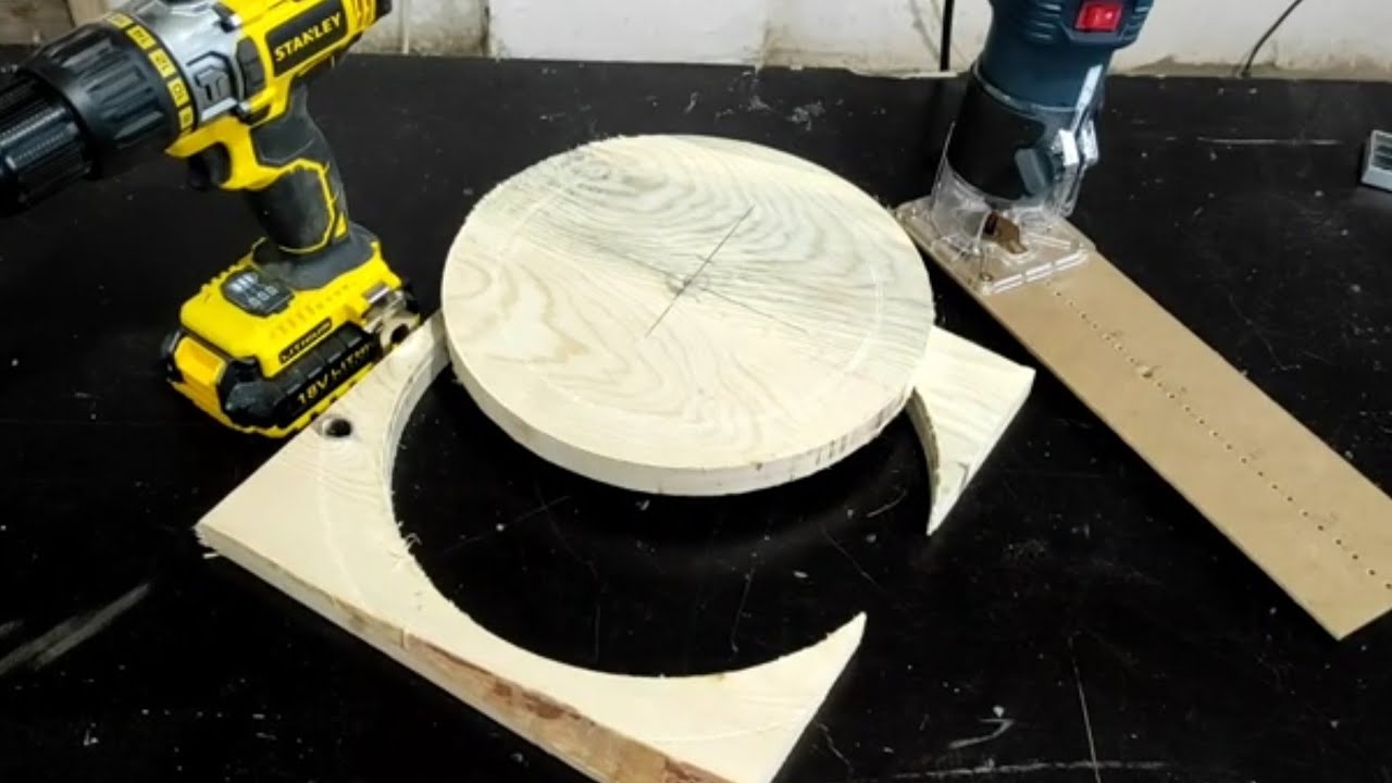 Very simple round board making using milling cutters // Freze ile Basit ...