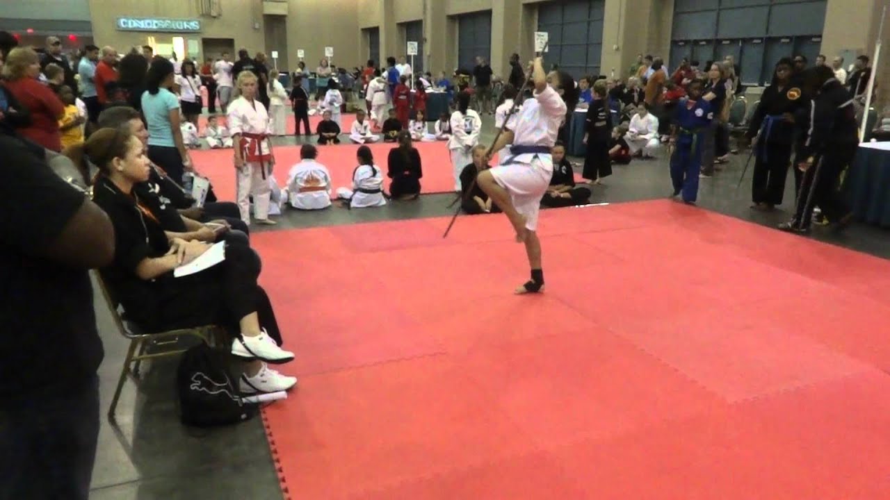 Trinity Davis - Traditional Weapons 2012 Battle of Atlanta - YouTube