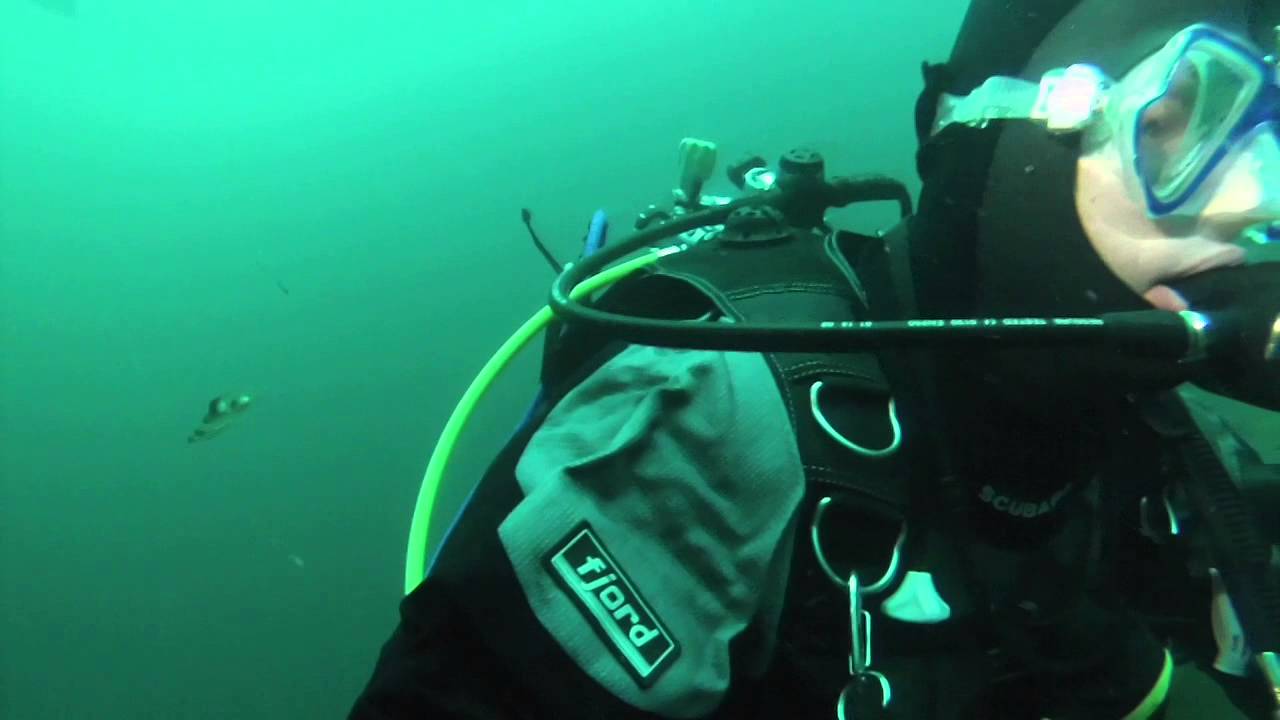 Plongée à la carriére de Vodelée - YouTube