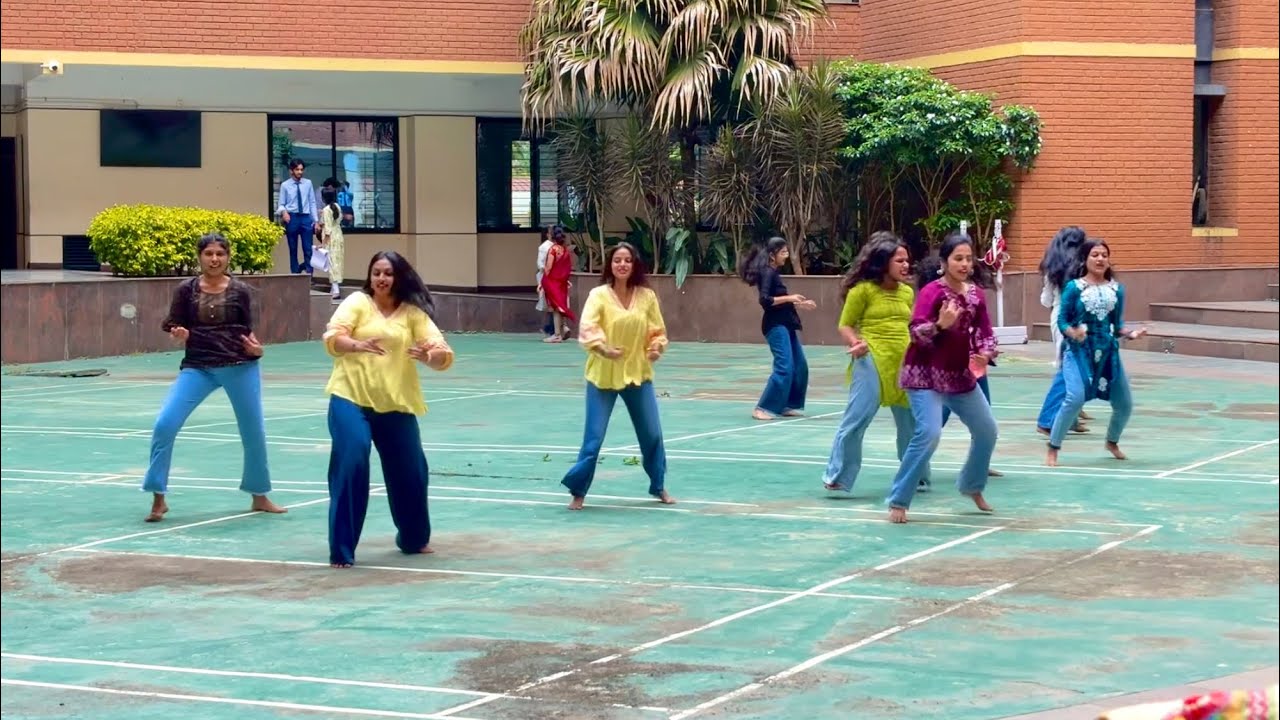 PESU EC Campus Freshers Welcome 🙏 Dance 2024-25 - YouTube