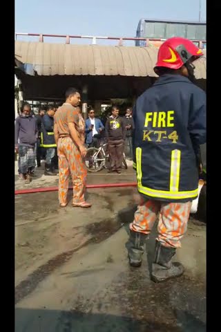 Audi R8 Caught on Fire, 13th January 2017, Dhaka, Bangladesh - YouTube