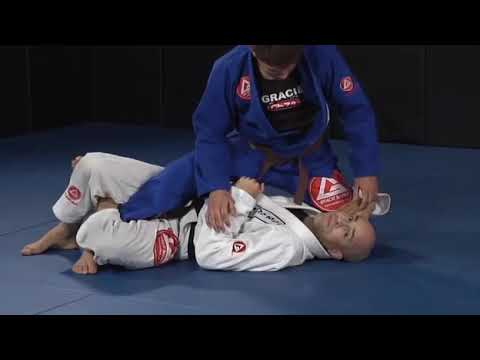 GB Adv Disc 1 - Pulling Half Guard to Scissor Sweep - YouTube