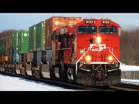bnsf 5729 New CP 8123 Rebuilt AC4400CWM Leads Stack Train 4K - cardiotip