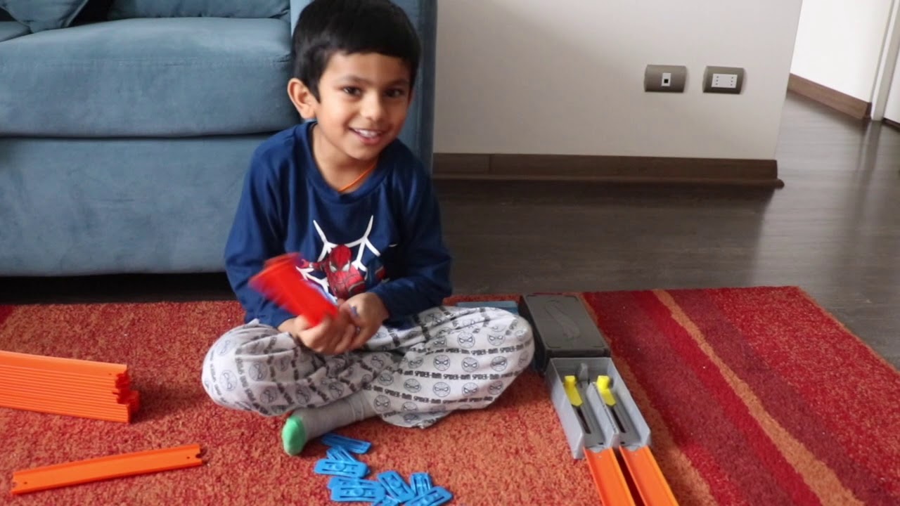 Devansh play time with Hot wheels and McQueen Cars - YouTube