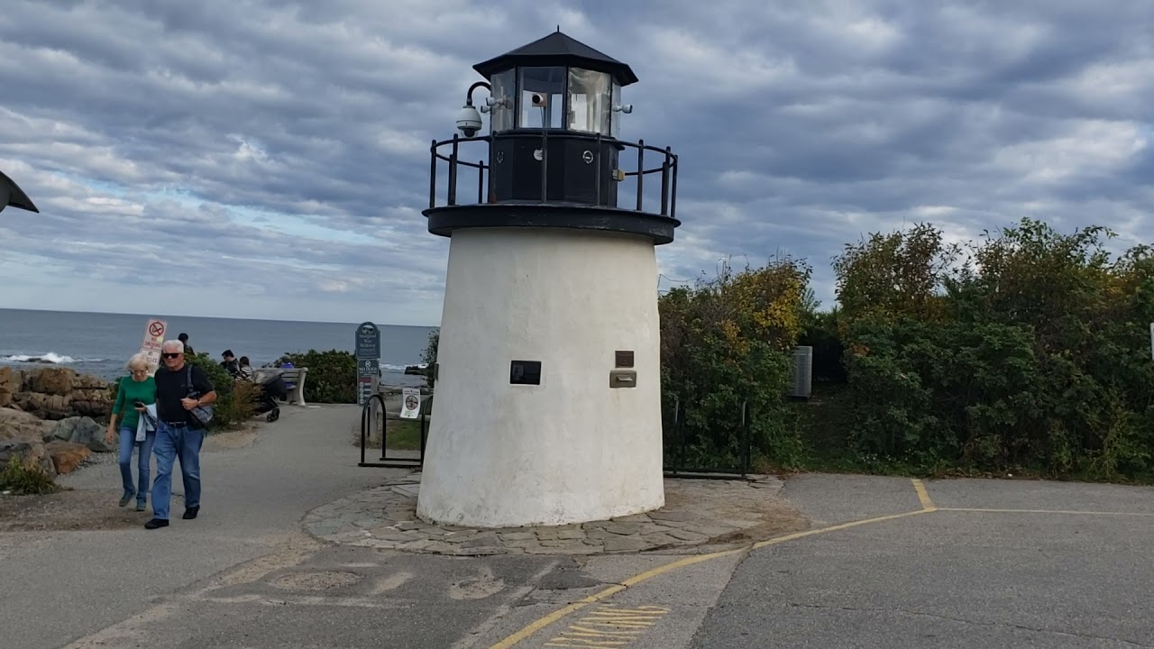 Lobster Point Lighthouse. Ogunquit Maine. - YouTube