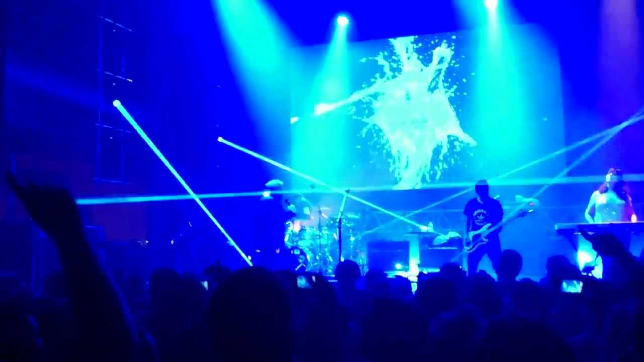 New Order World Tour - Bizarre Love Triangle - YouTube