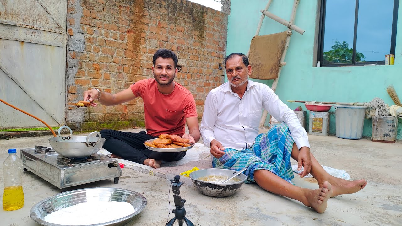 Papa ke sath bana rahe Airsa | traditional dish of Chhattisgarh India ...