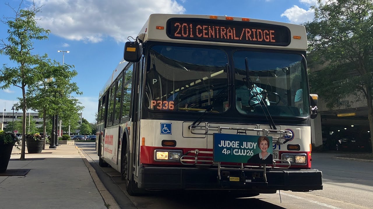 CTA Route 201 Central/Ridge Eastbound Bus Ride on 2006 New Flyer D40LF ...