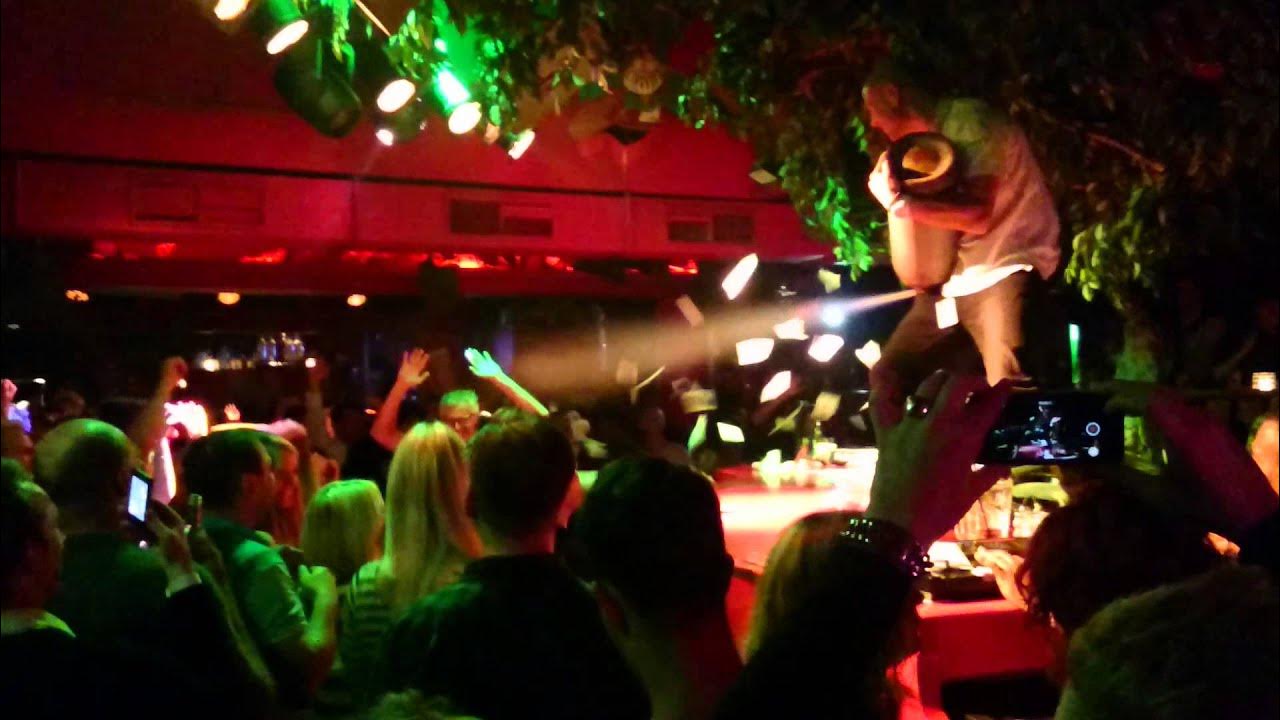 Crazy Piano's Scheveningen - YouTube