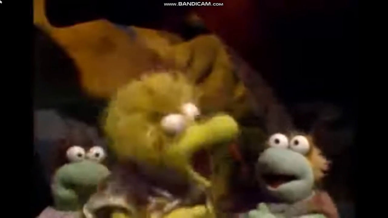 Fraggles Sing and Dance to the Coachman - YouTube
