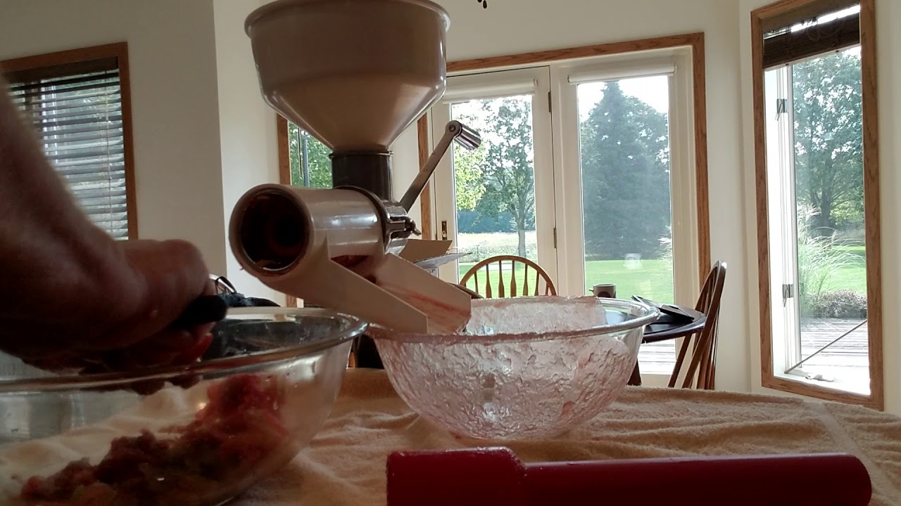 Victorio Strainer Tomatoes 2019 - YouTube