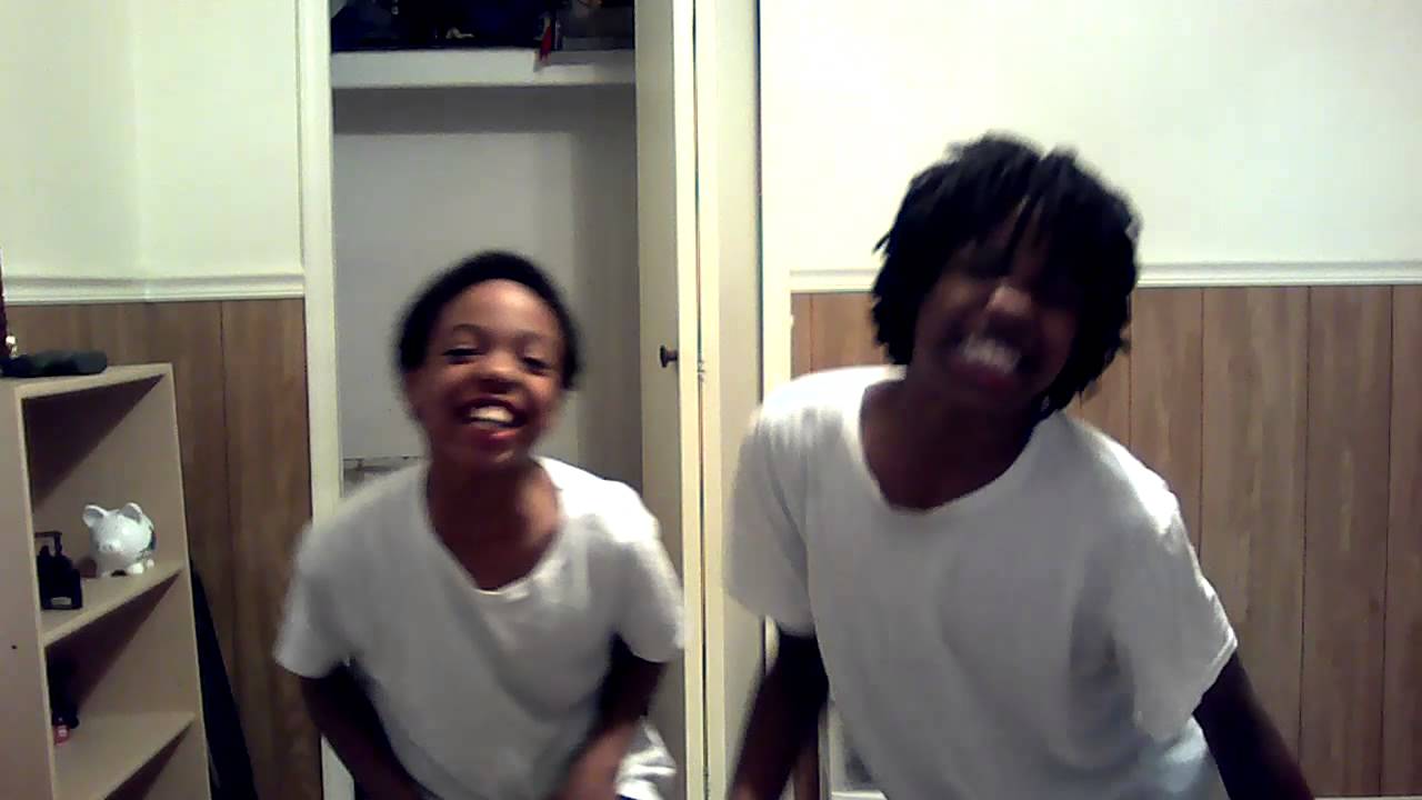 ice jj fish dance - YouTube