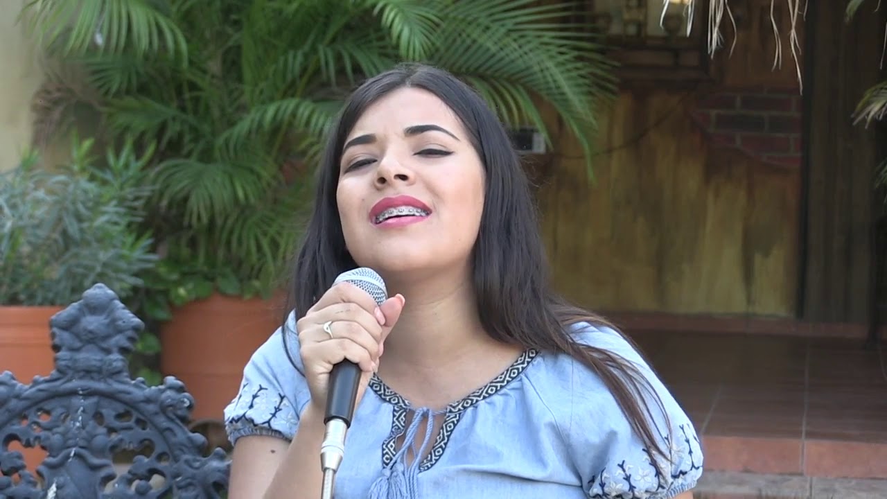 Sahira Moreno unas pa pistear en el rancho - YouTube