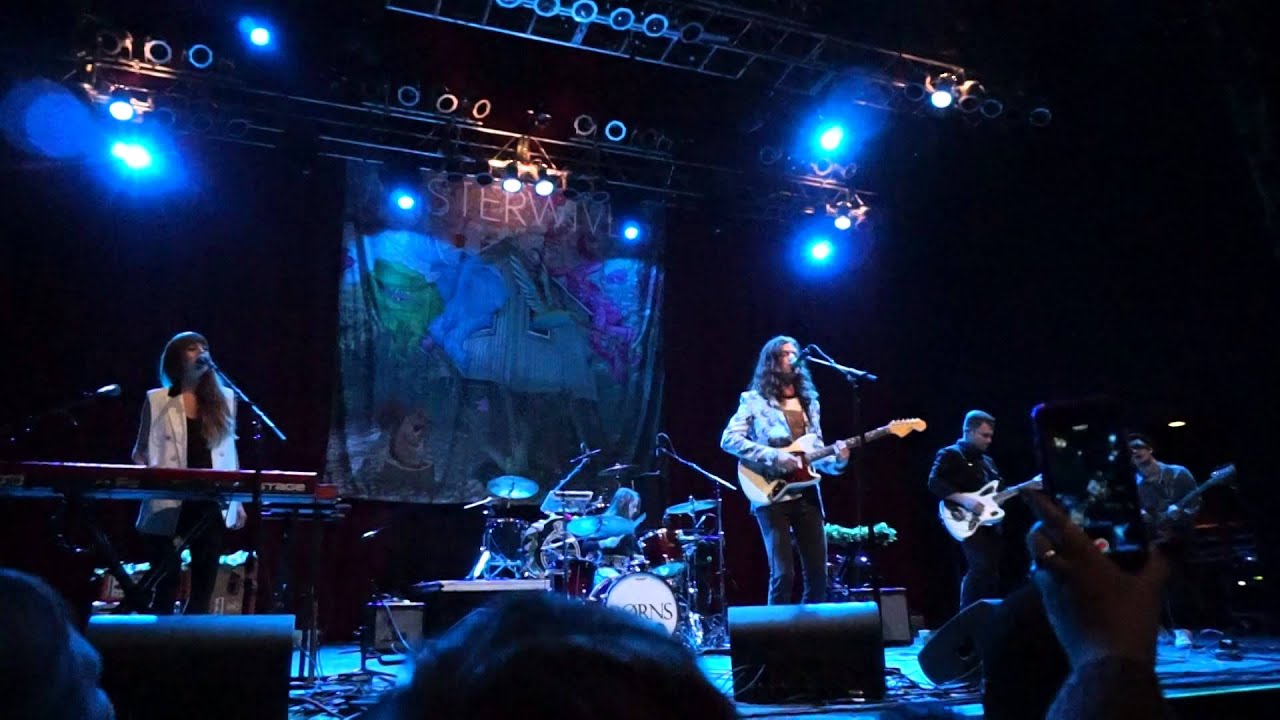Borns - 10000 Emerald Pools [Live] - YouTube