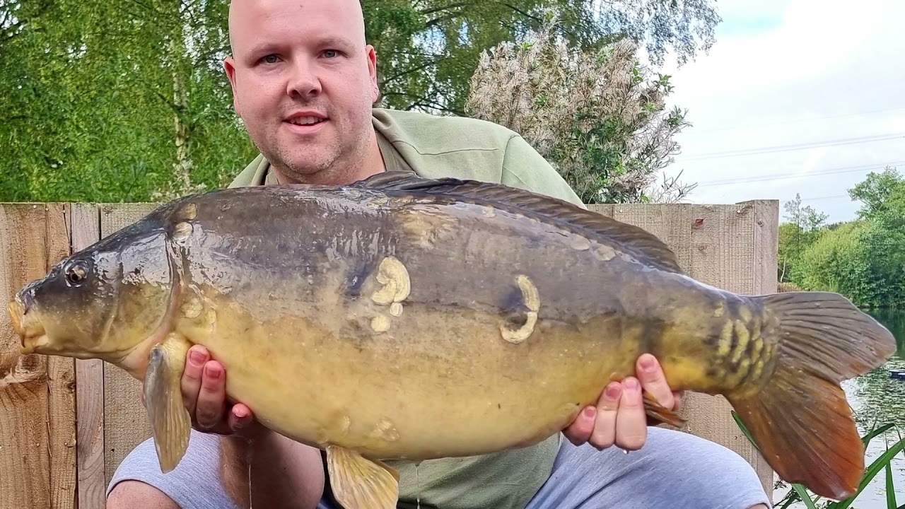 My new pb and my first 30lb Carp from The Luxury Fishing Cabin at Hams ...