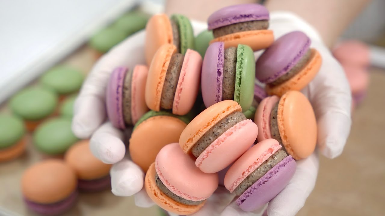 Super Glossy Mini Macarons [SUGAR BEAN] - YouTube