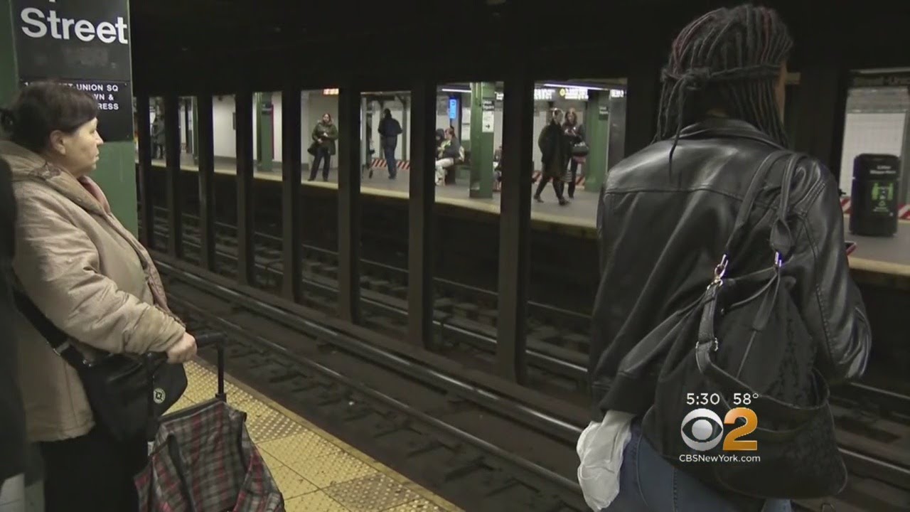 Man Pushed Onto Subway Tracks At Union Square - YouTube