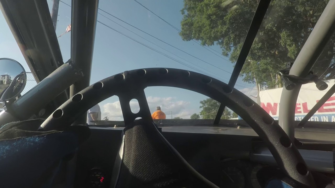 Riverhead Raceway Mini stock single car qualifying - YouTube