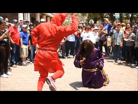 Devils cleanse the sins of Salvadoreans during Holy Week - YouTube