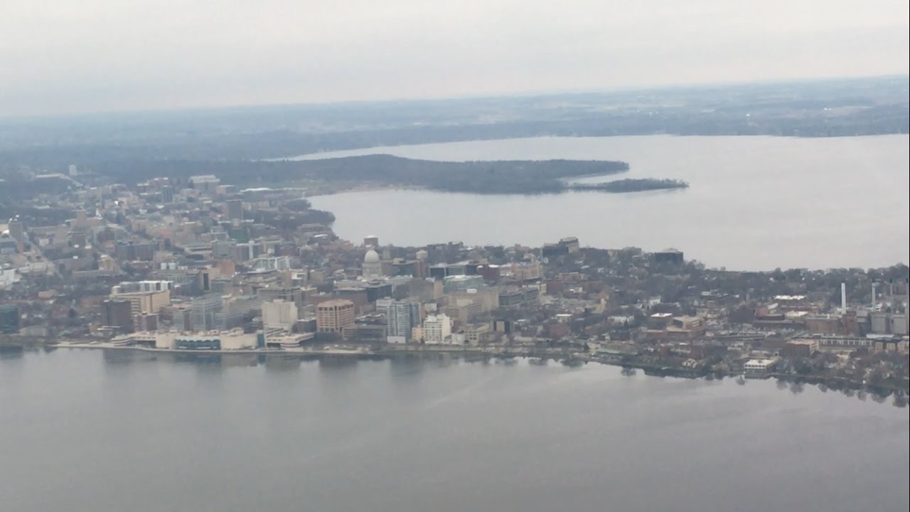 FLYING OVER DOWNTOWN MADISON WI BEFORE LANDING AT MSN WITH CESSNA ...