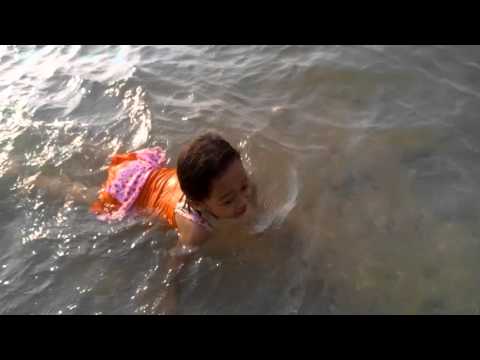 VID 20151101 tante alma renang di bondo