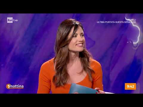 Daniela Ferolla Minigonna e Calze-Unomattina 13/02/24